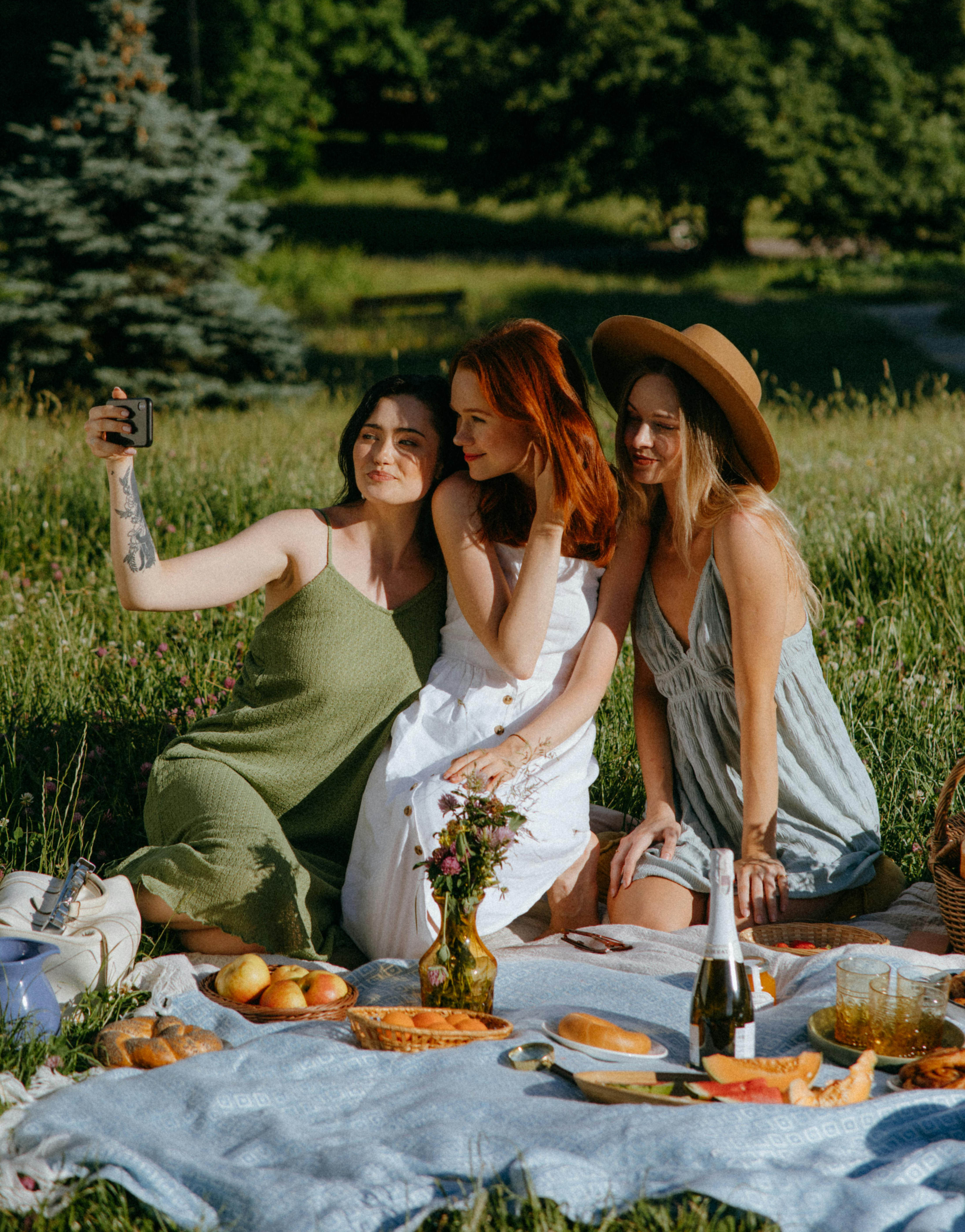 How To Pose In Photos For The Most Flattering Angles | Evie Magazine