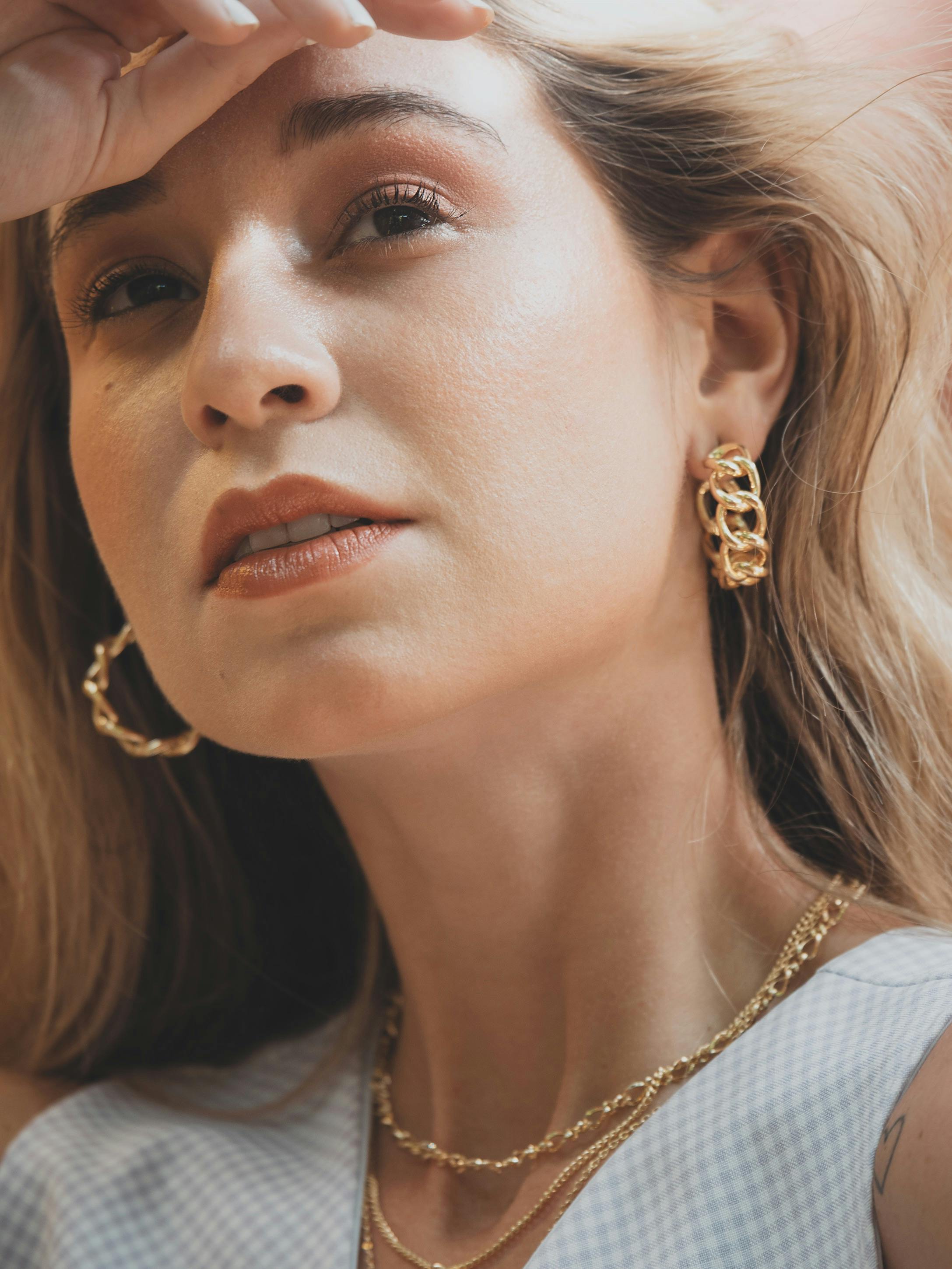 The Most Flattering Earrings To Wear For Your Face Shape | Evie Magazine