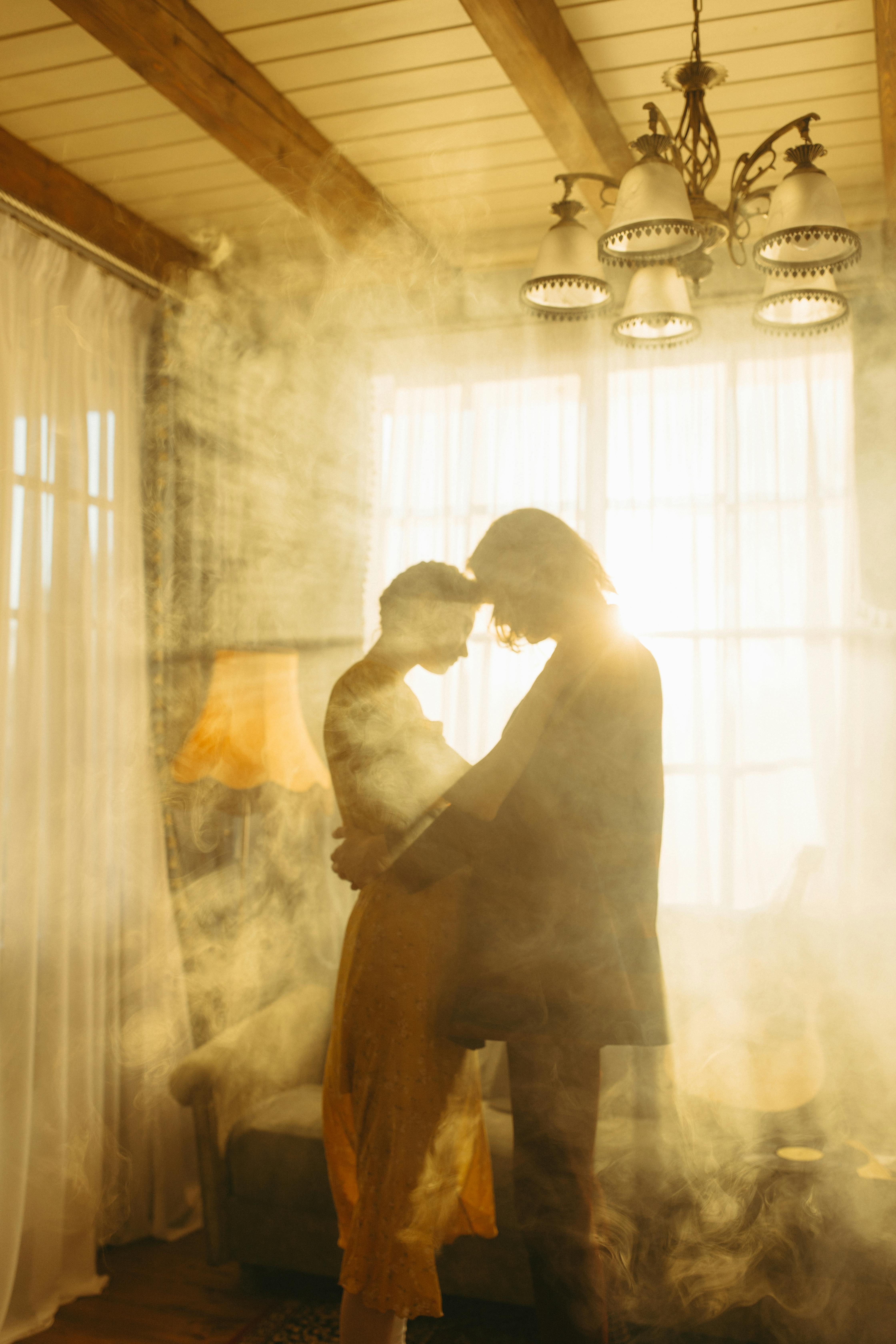 Warning Signs Of A Controlling And Abusive Man, According To A Domestic ...