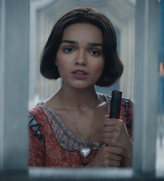 Critics Say "Snow White" Is About Lefty Infighting | Evie Magazine