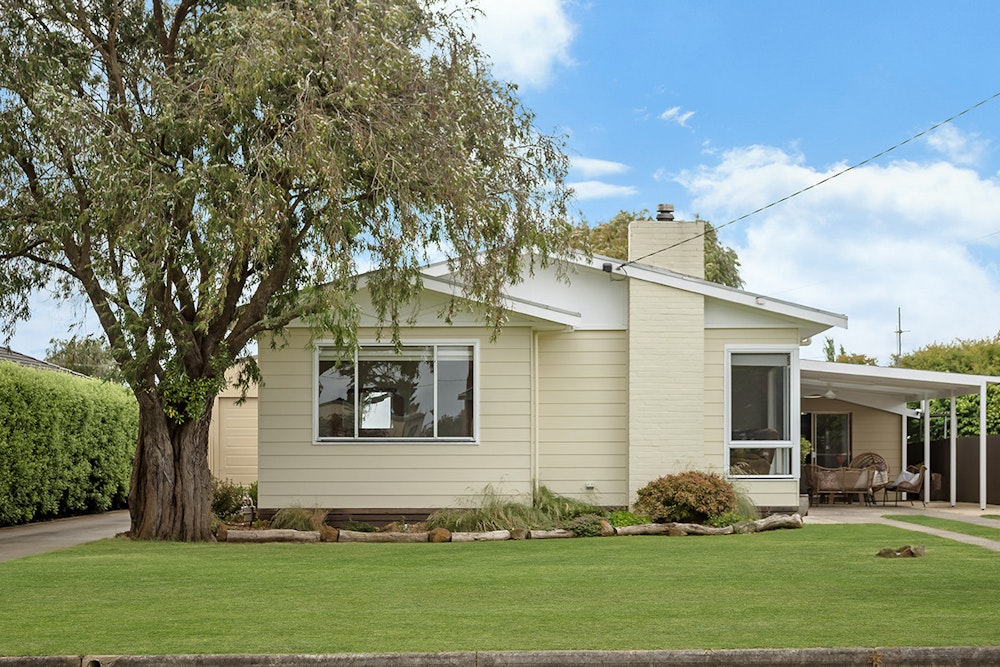 64 Mitchell Street, Cobden VIC 3266 | Harris & Wood