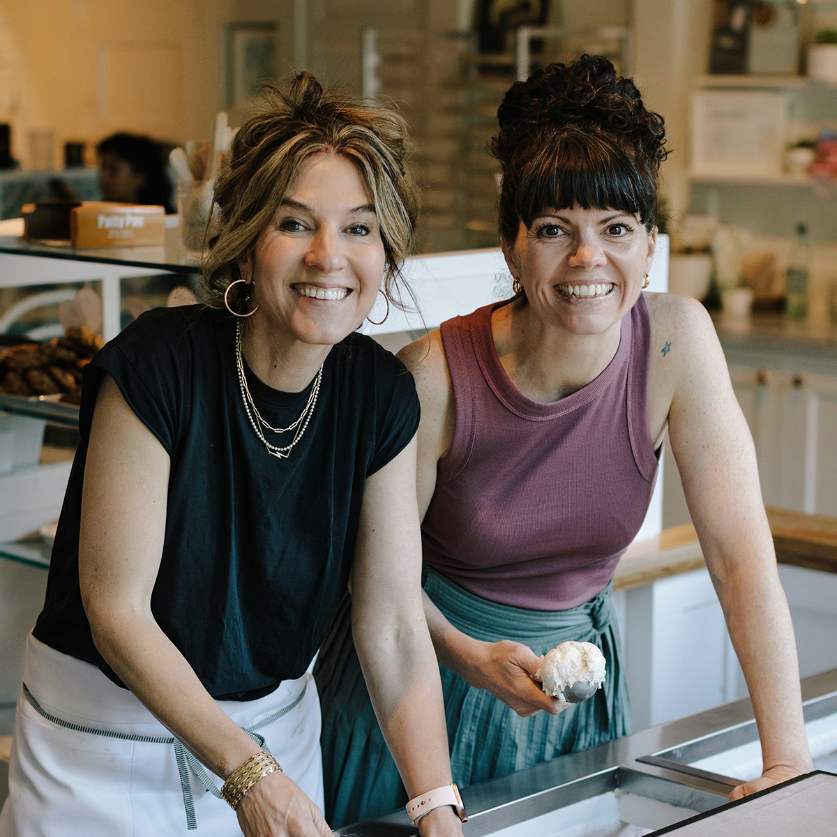 Limited Edition Pint Drop: Hello Robin x Molly Moon's