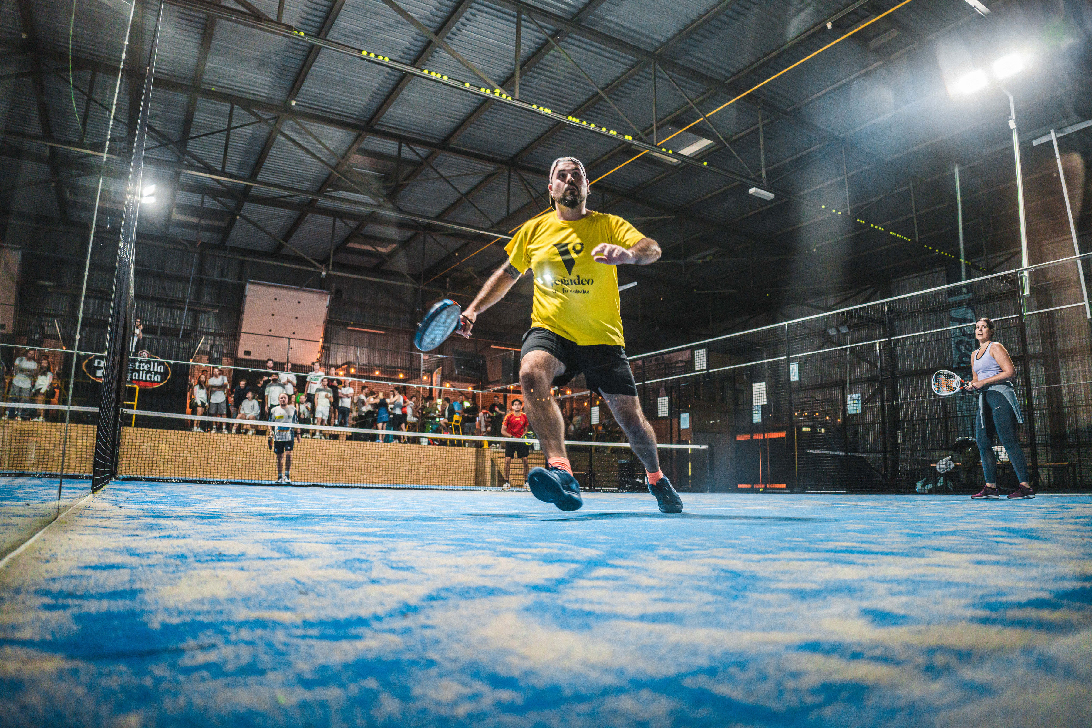 Peakz Padel: Padel in Amsterdam bij Peakz Padel | Boek nu je baan