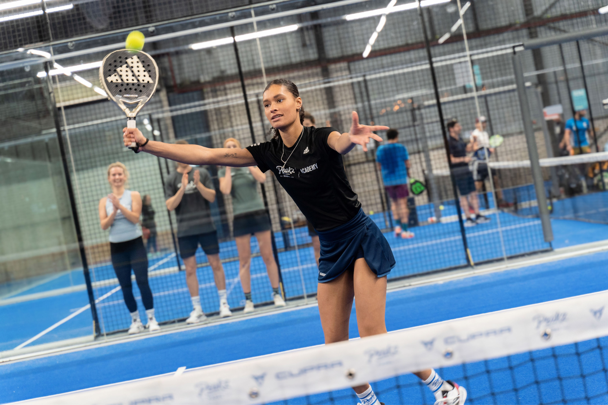 Peakz Padel: Padel in Amsterdam bij Peakz Padel | Boek nu je baan