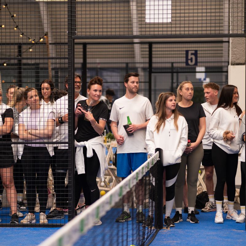Padel in Utrecht bij Peakz Padel Vechtsebanen | Boek hier