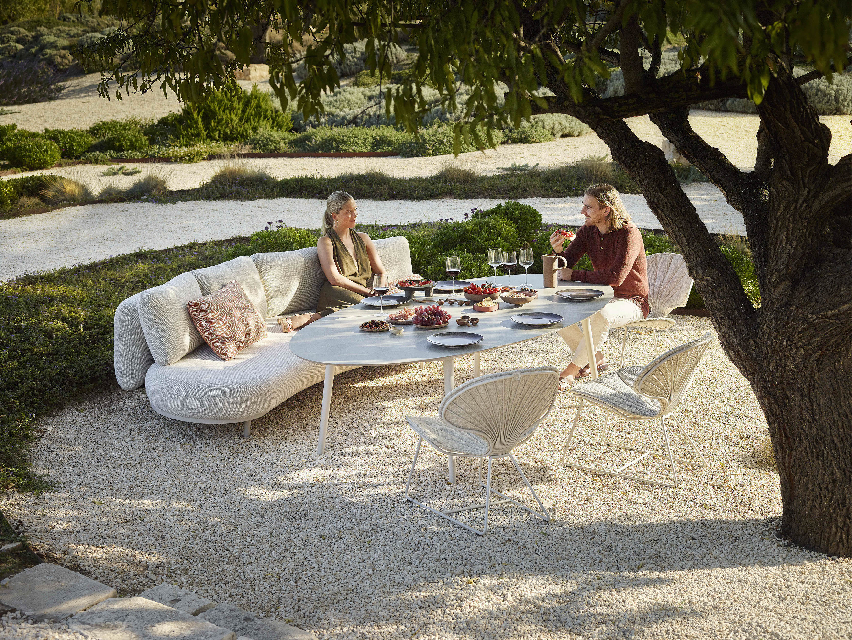 Low Dining Tables | Royal Botania