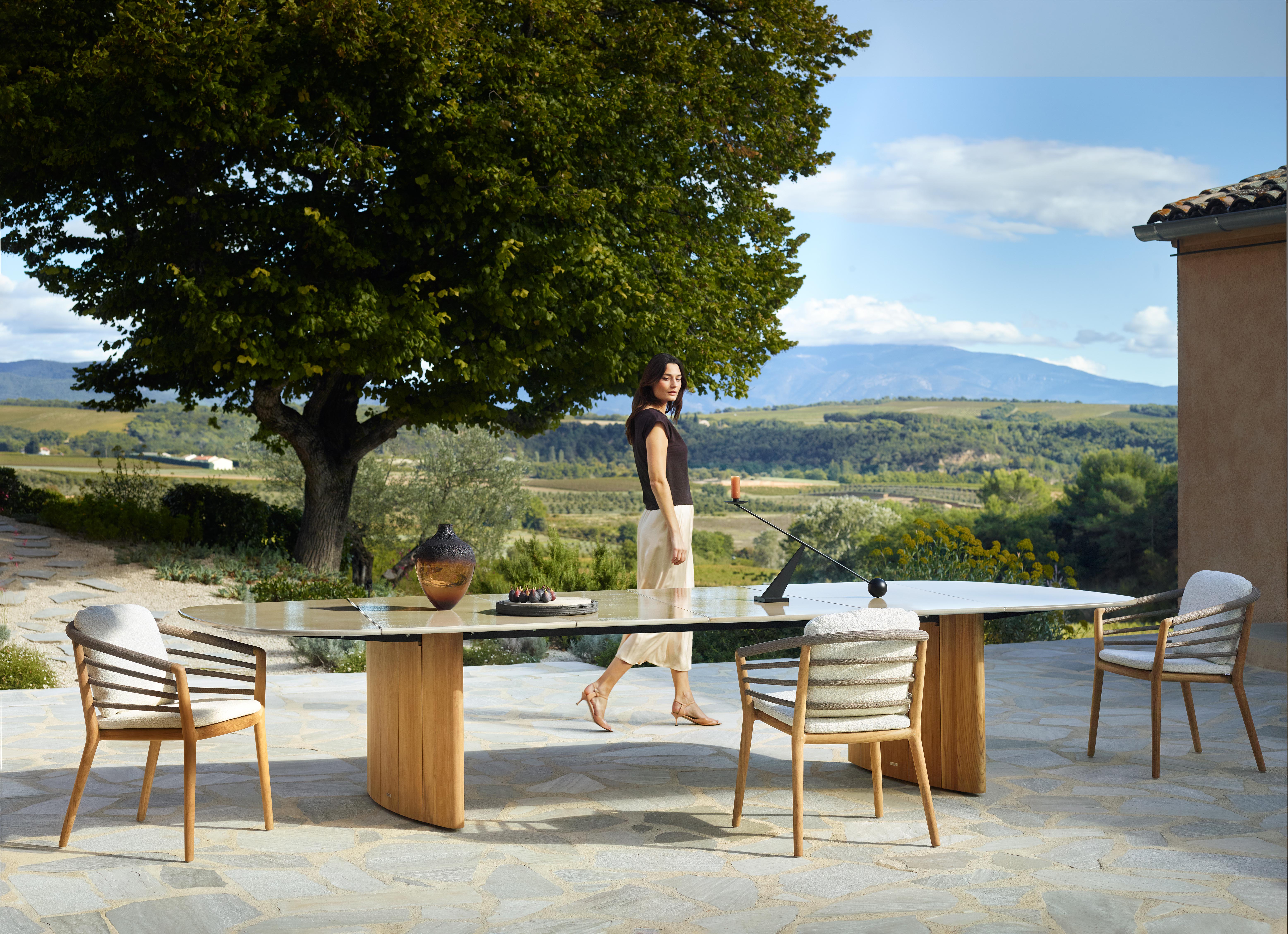 Regaliz Table – Sculptural Elegance| Royal Botania