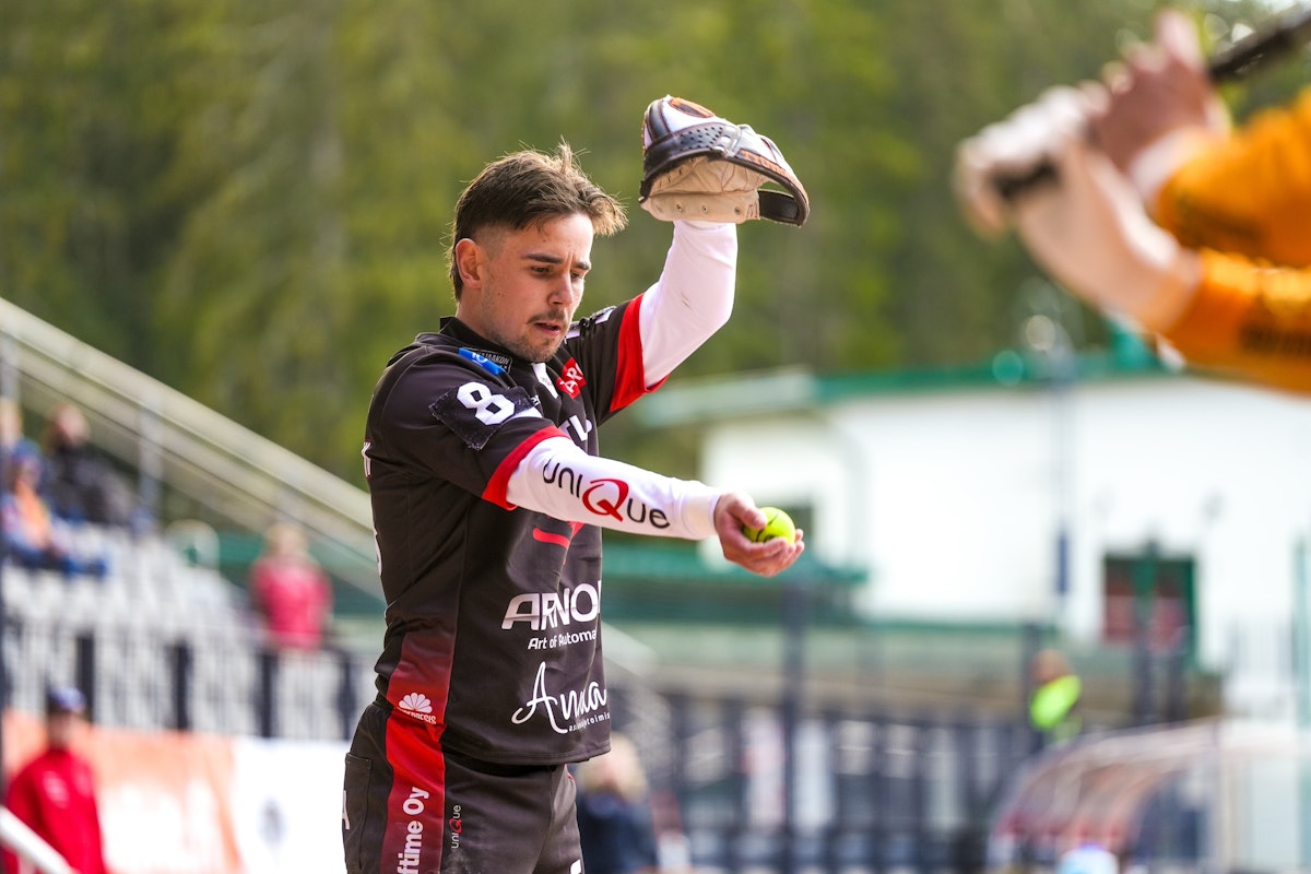 Isä ja poika Itä-Länteen – Aapo Komulainen yleisöäänestyksen ääniharava!