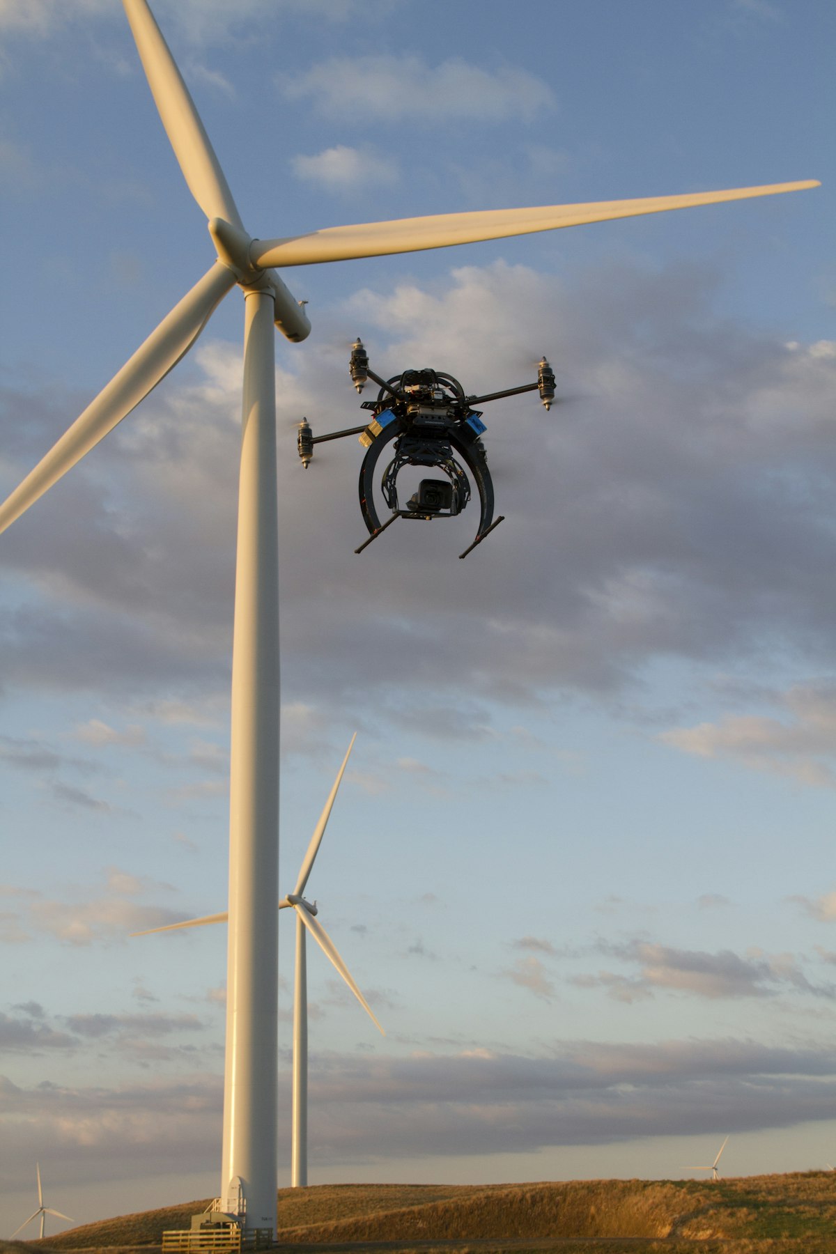 UAV inspects wind turbine — Science Learning Hub