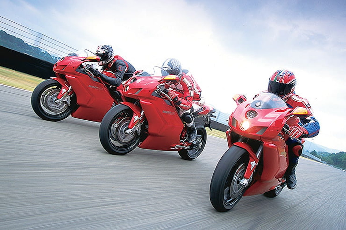Ducati 999 & 999S Review (2003 - 2006) | Plus full buying guide