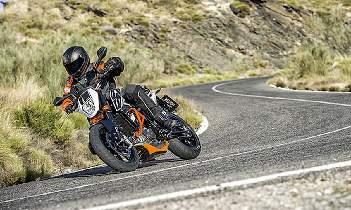 KTM 690 Duke and 690 Duke R (2016-2019): [ Review & Buying Guide ]