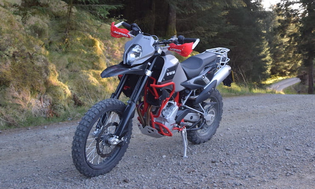 SWM 650 SuperDual (2017) - first ride and review