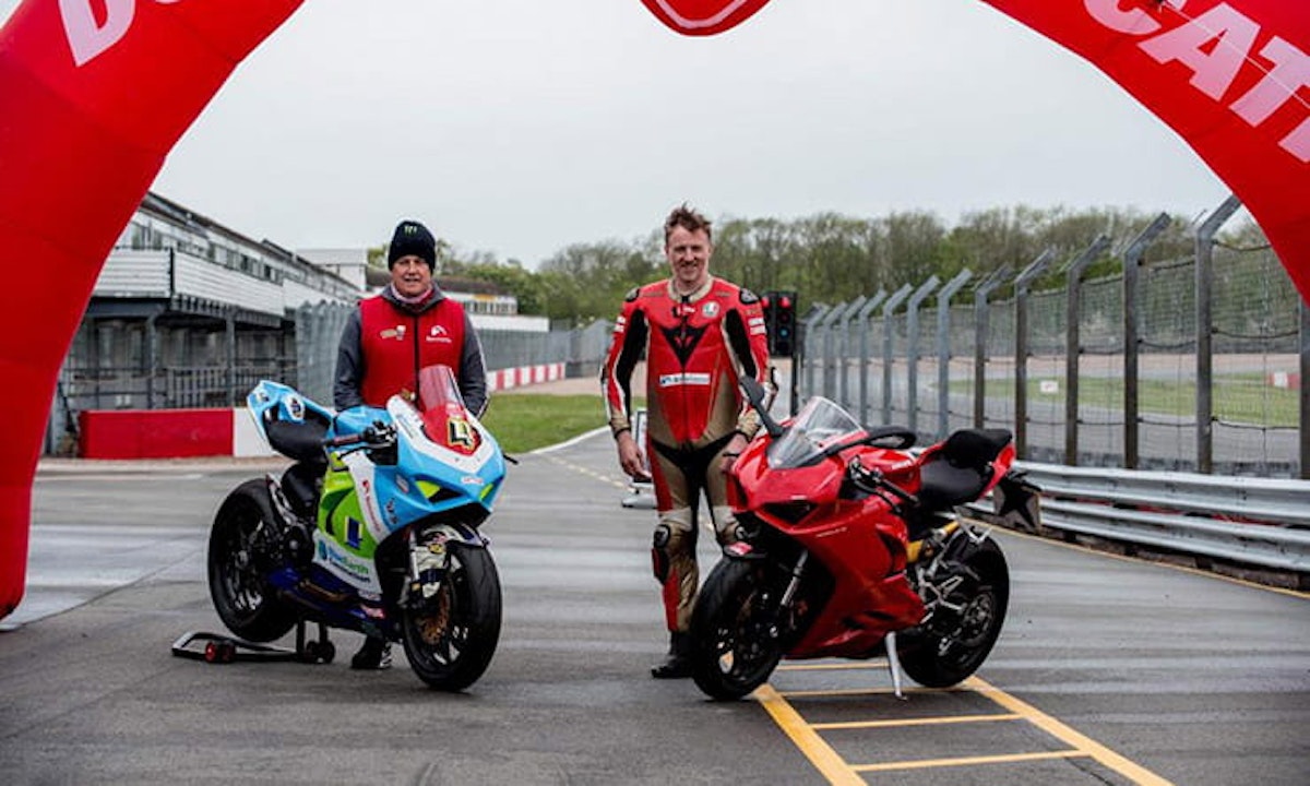 Ducati Panigale V2: Road vs Race Review with McGuinness