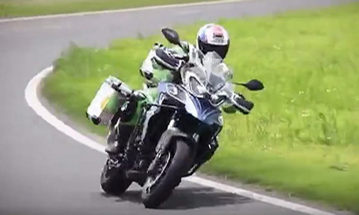 Nearly the Benelli TRK 800 | Meet the QJMotor SRB 750