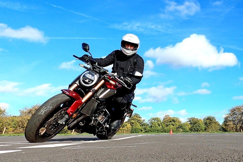 Better Riding: How far can I lean my motorcycle?