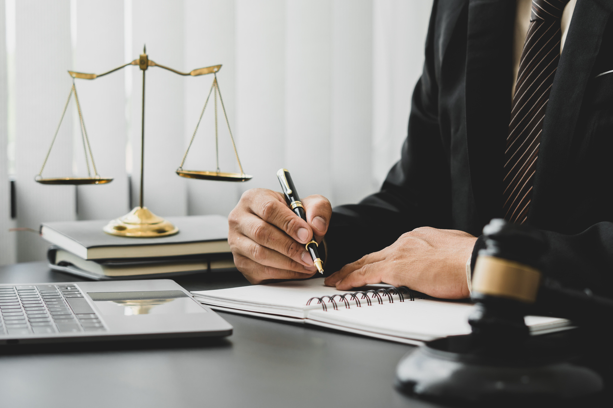 When to Hire a Personal Injury Lawyer | Blog | McCraw Law Group