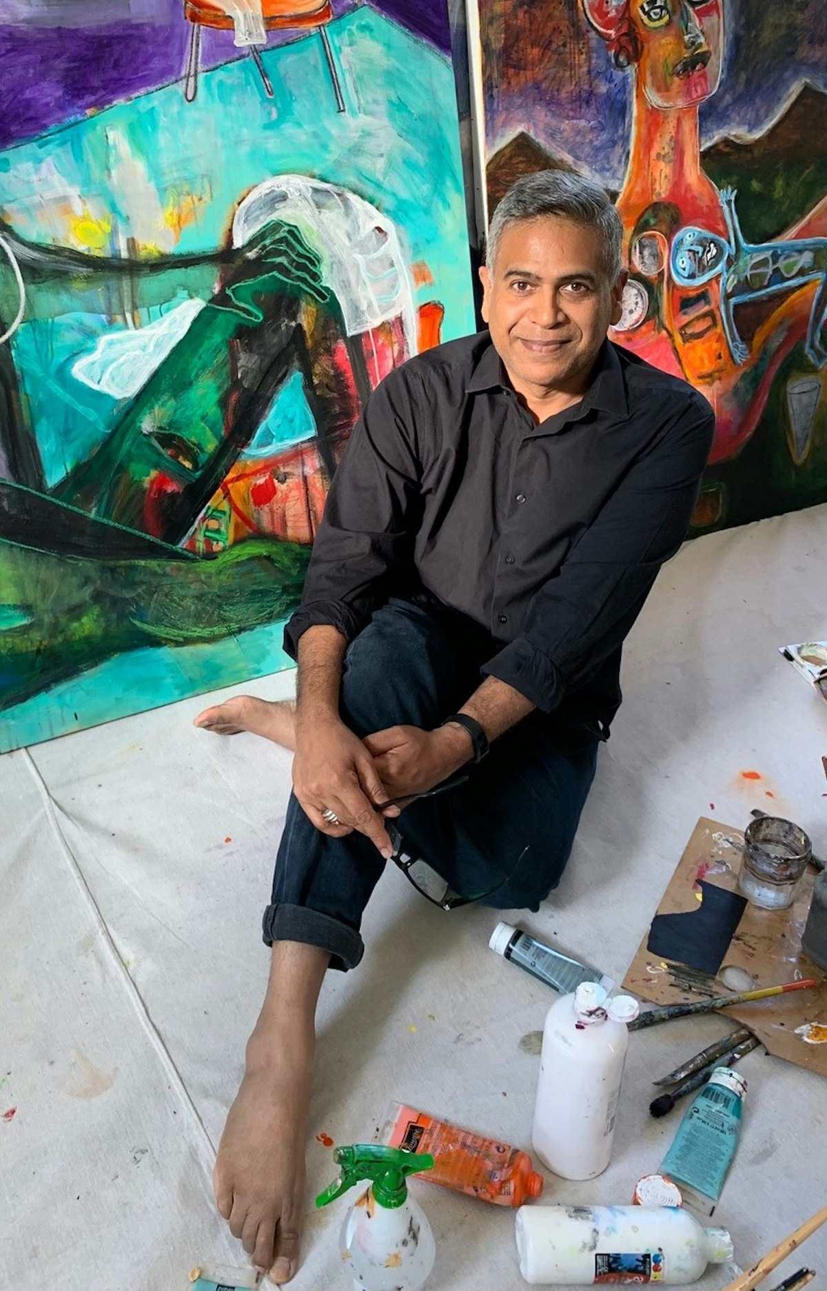 The public servant and his paintings — Asia Media Centre