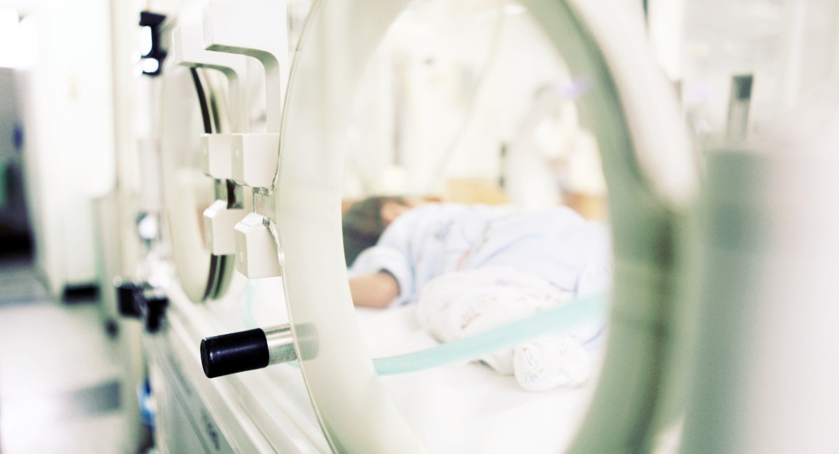 31-week-old preemie sets record as youngest baby to have cataract ...