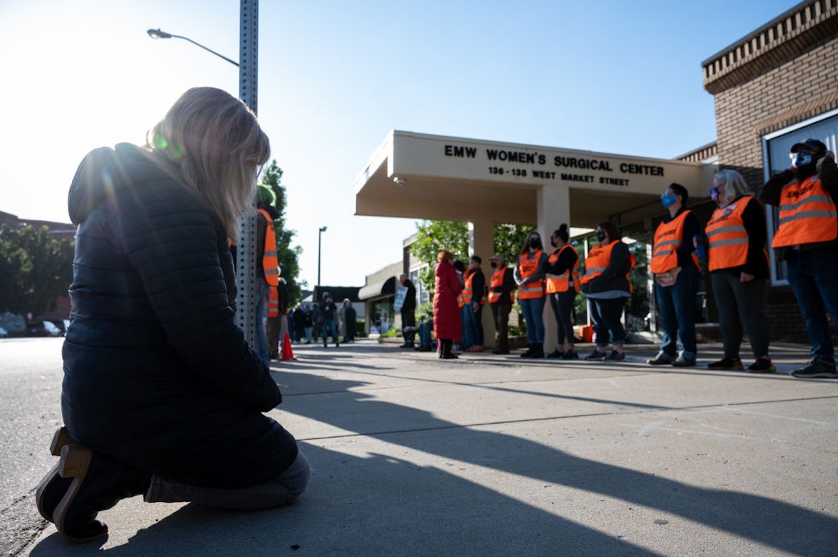 Pro-life sidewalk counselors gain victory as Kentucky judge blocks ...