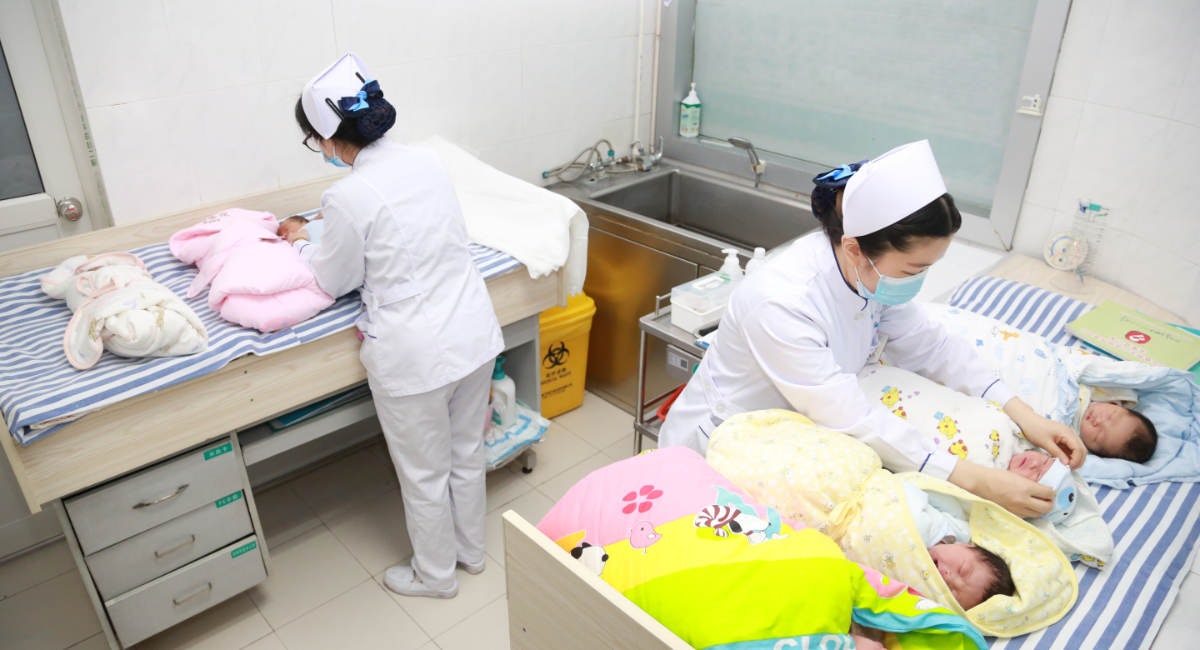 China records more deaths than births for the first time in 60 years ...