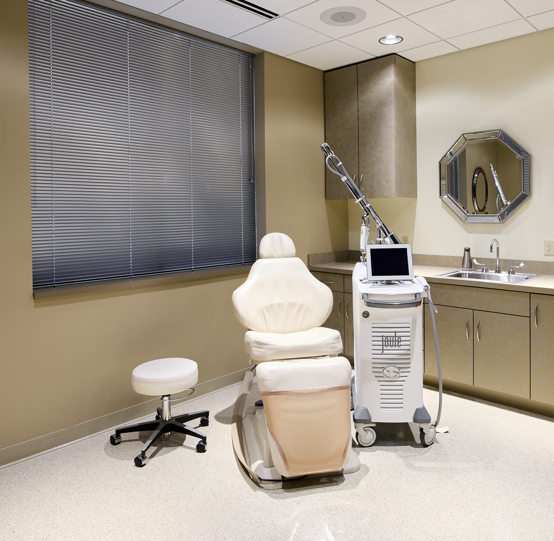 Erbium Laser in St. Louis, MO Area | Laser Skin Resurfacing in St. Louis