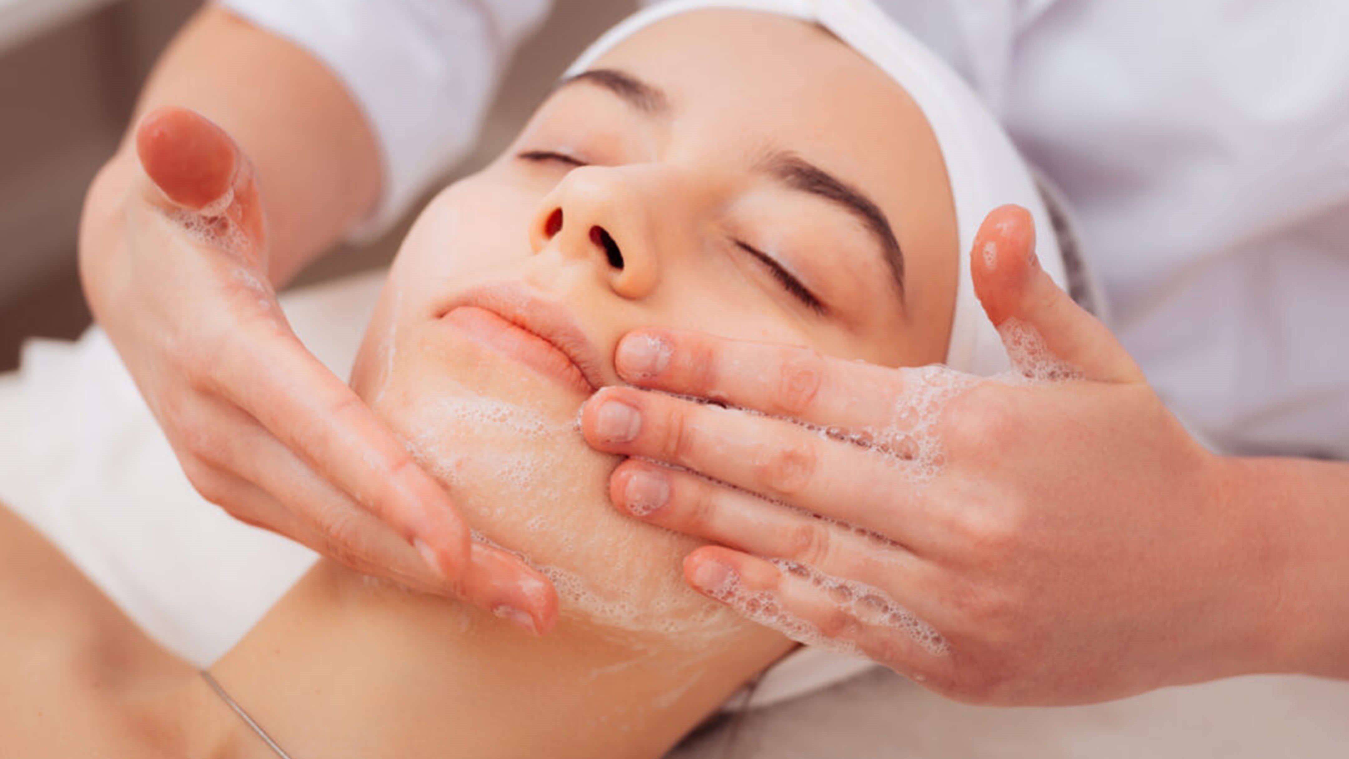 15 Acne Cleansing Facial Lessons That Will Pay Off