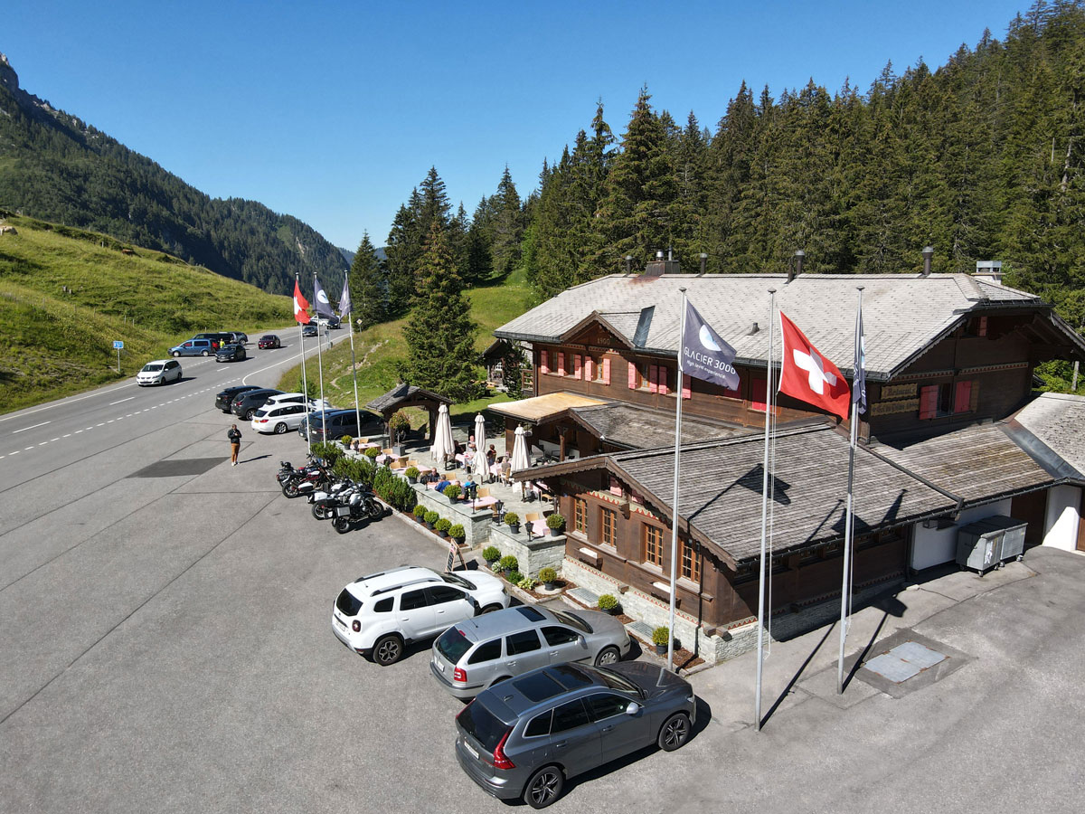 Discover our restaurants | Glacier3000