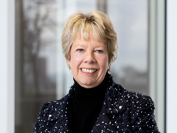 Sir Robin Budenberg CBE - biography | The Crown Estate