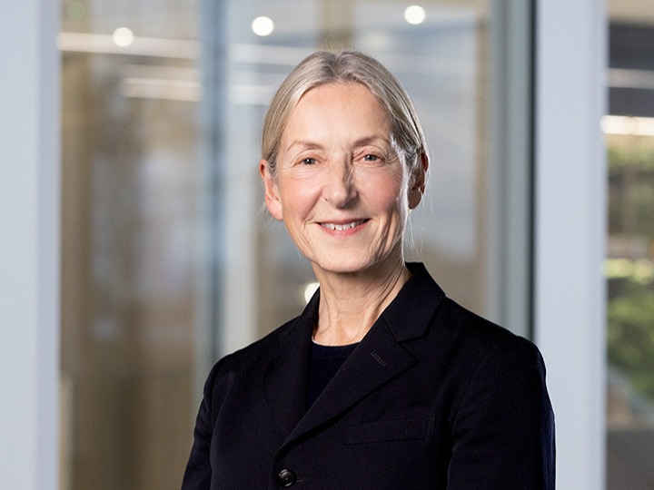 Sir Robin Budenberg CBE - biography | The Crown Estate