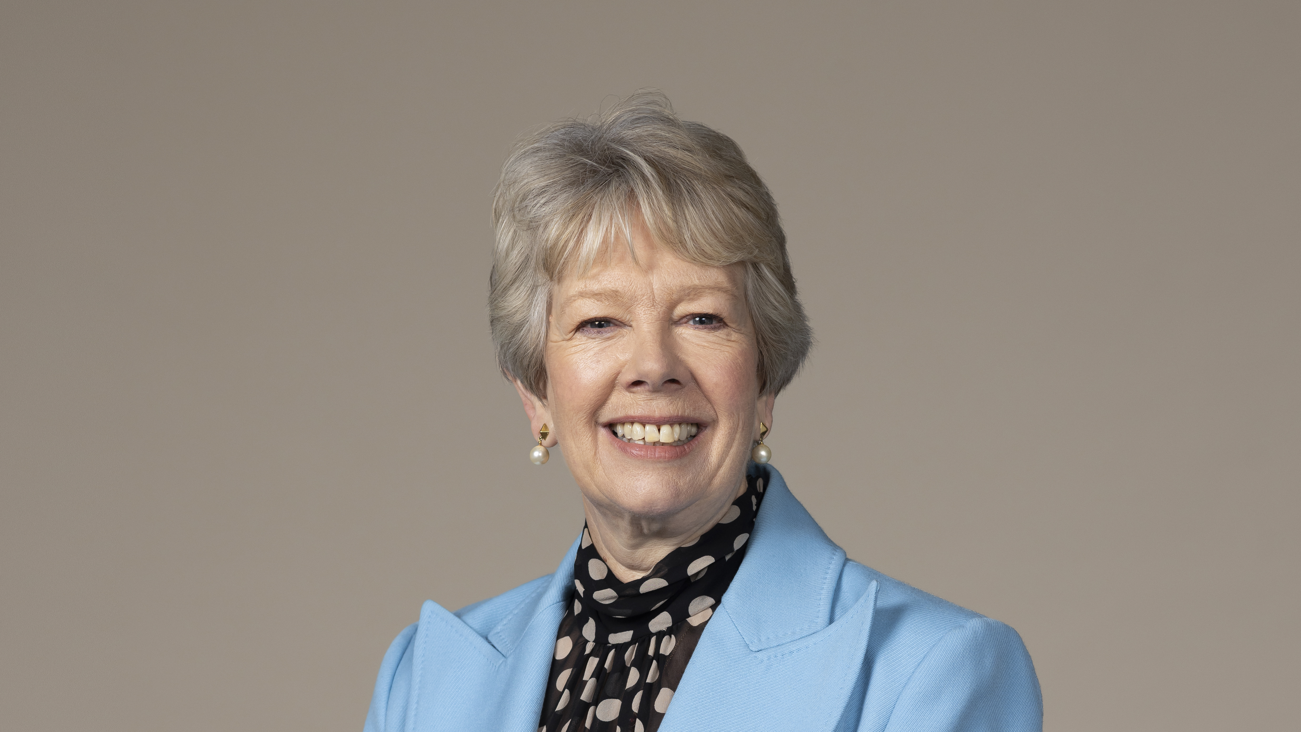 Sir Robin Budenberg CBE - biography | The Crown Estate