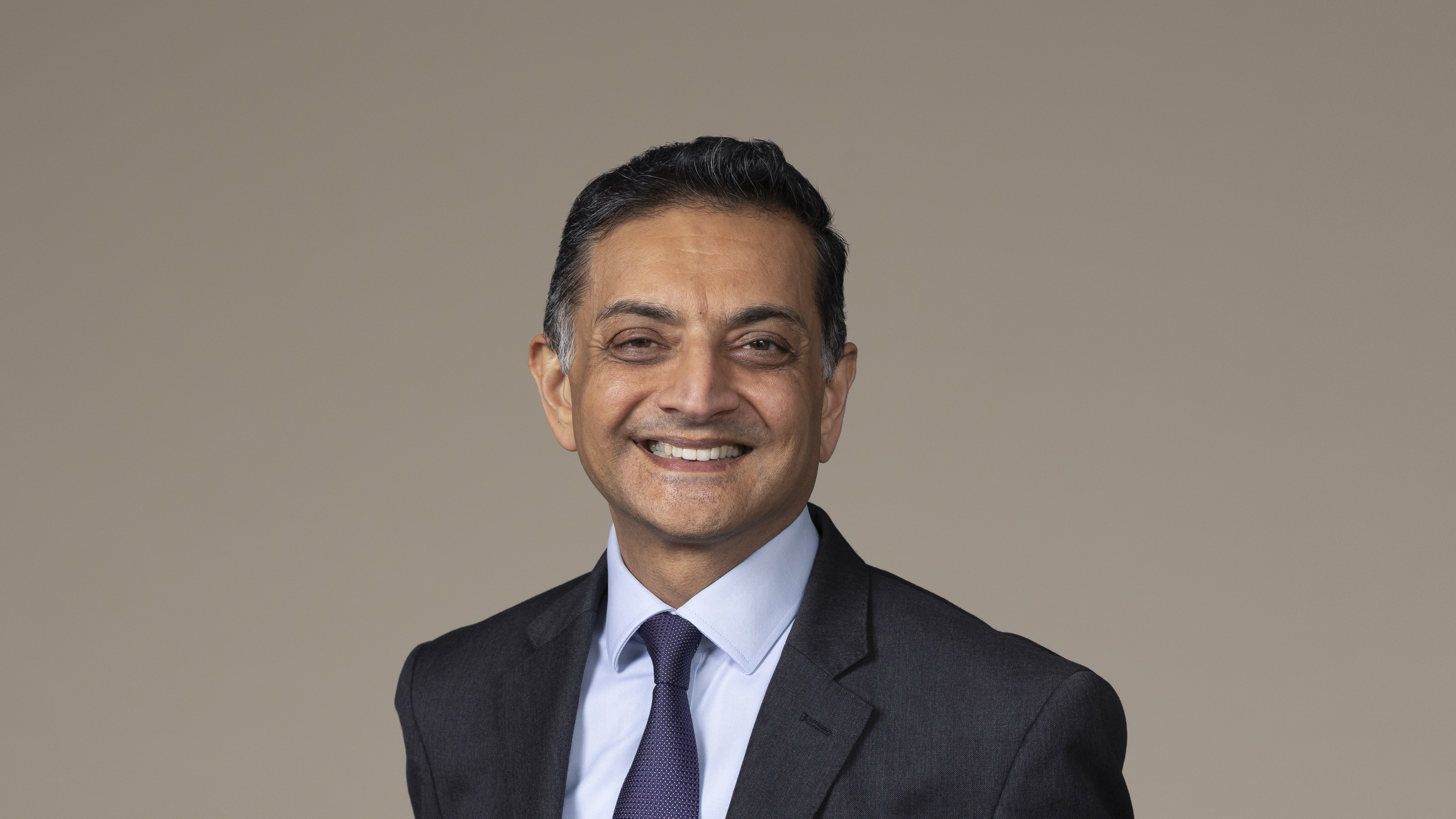 Sir Robin Budenberg CBE - biography | The Crown Estate