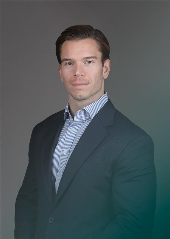 Lloyd Simpson | Hoxton Wealth