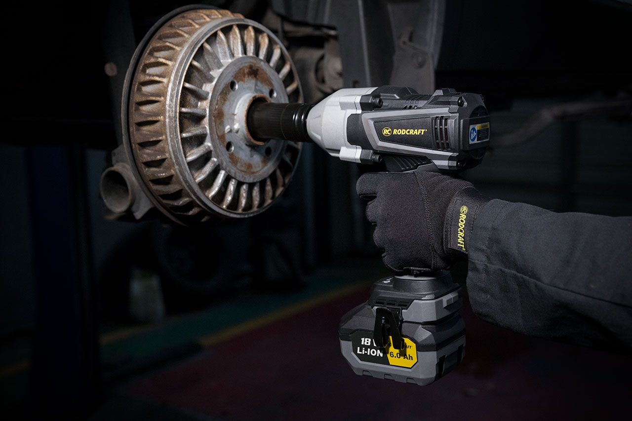 High-Performance Cordless Tools | Tire Changing Solutions