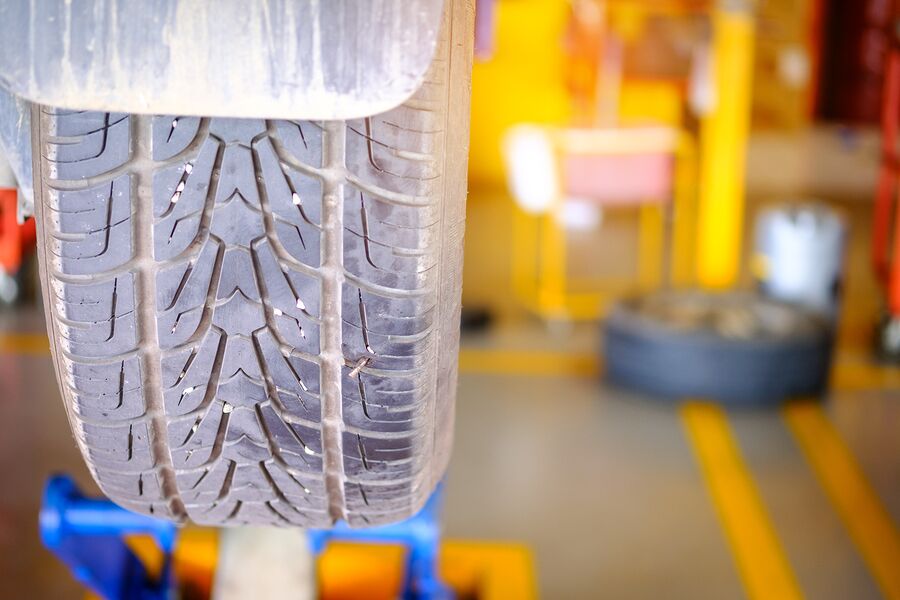 What To Know About Tire Blowout Accidents | Stewart J. Guss