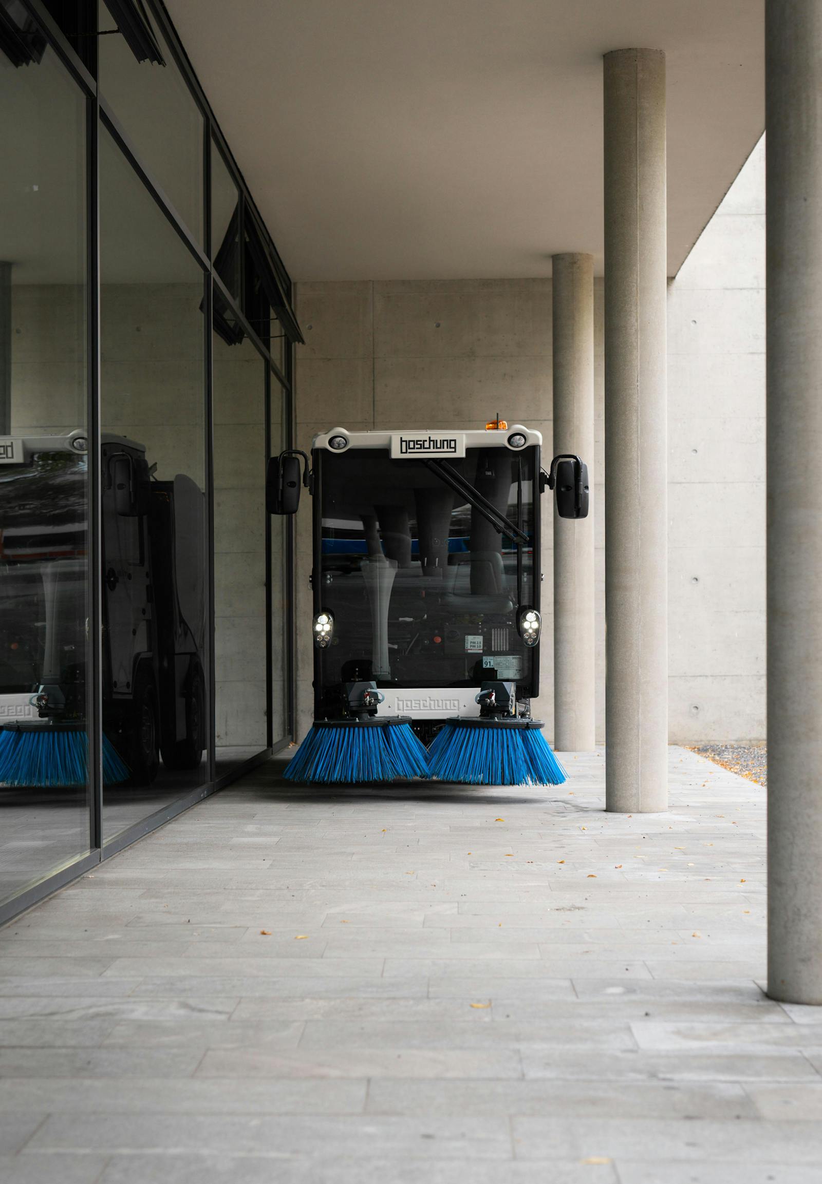 Urban-Sweeper S2.0 - Electric Street Sweeper releasing 0 (zero) emissions