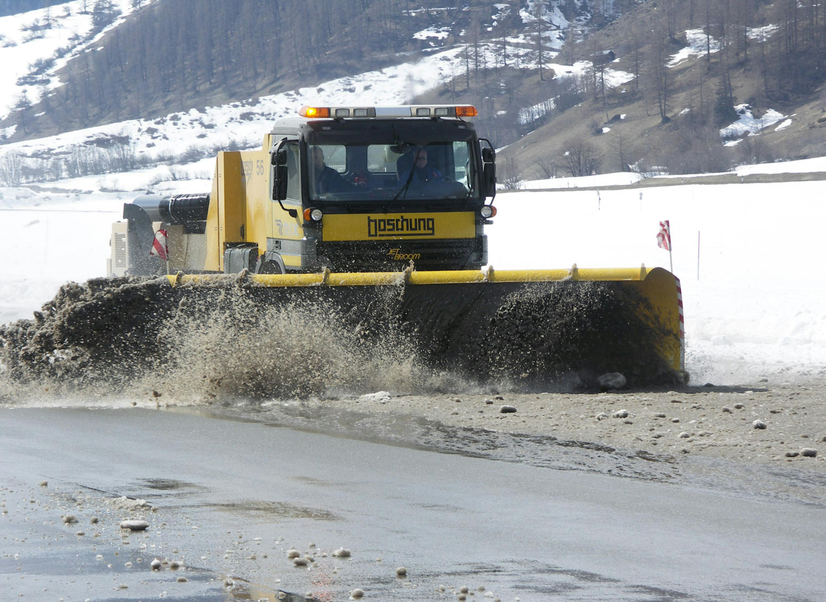 Jetbroom Series - Airport Runway Equipment - Boschung