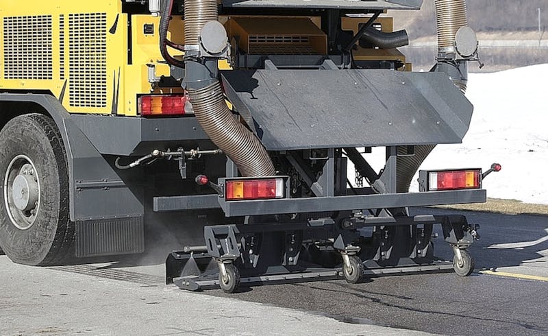 Jetbroom 10000 - Airport Runway Cleaning Equipment