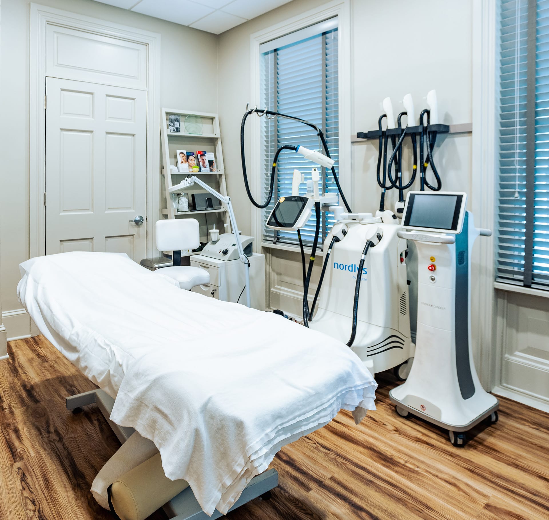 Laser light clinic store