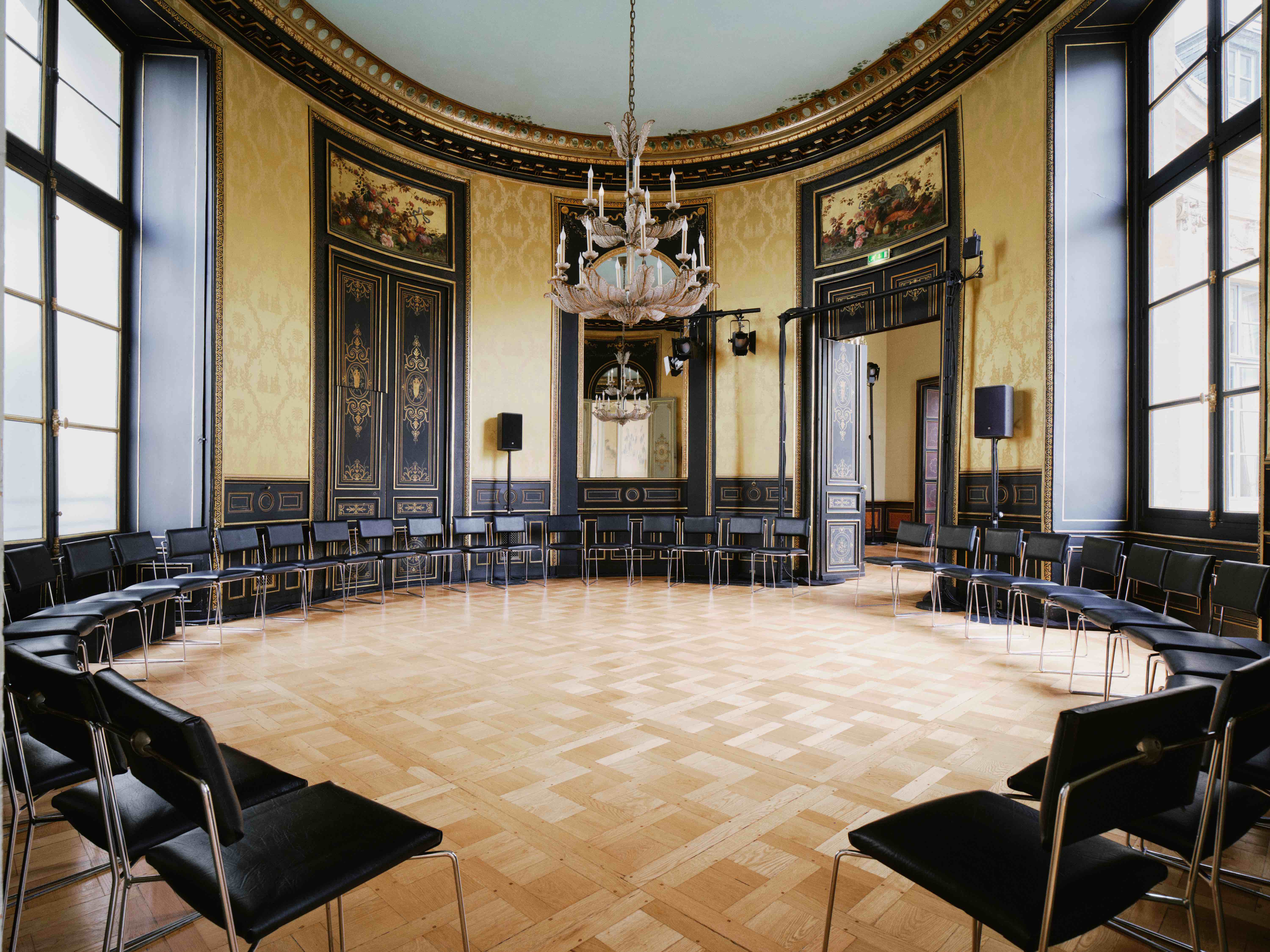 COS - SS23 Show, Paris | Studio BOUM