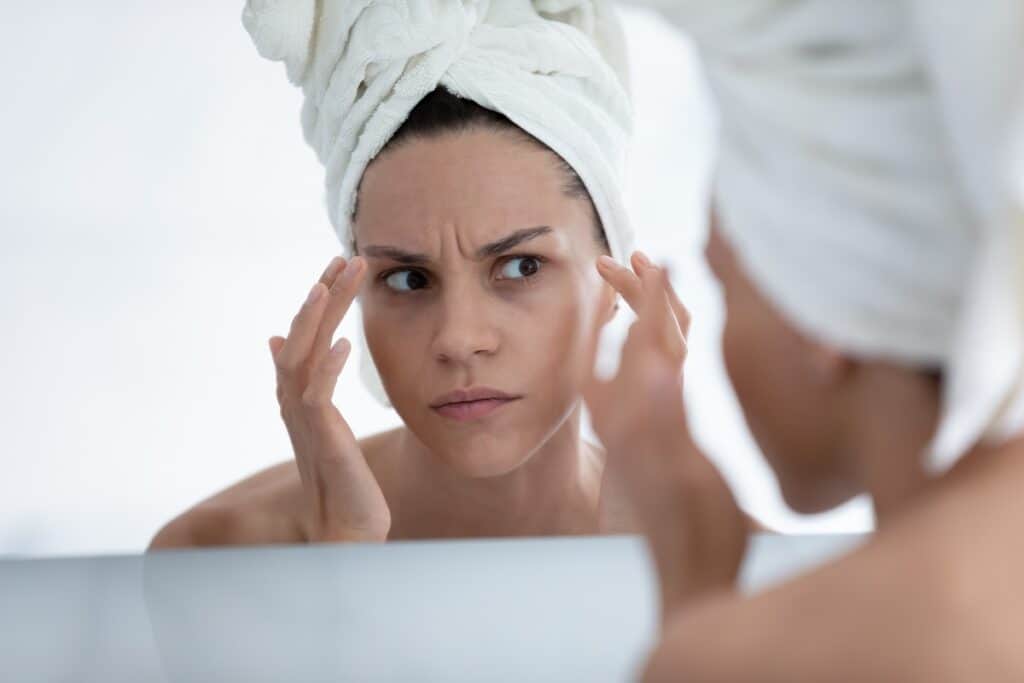What Are the First Signs of Aging People Notice in Wellesley