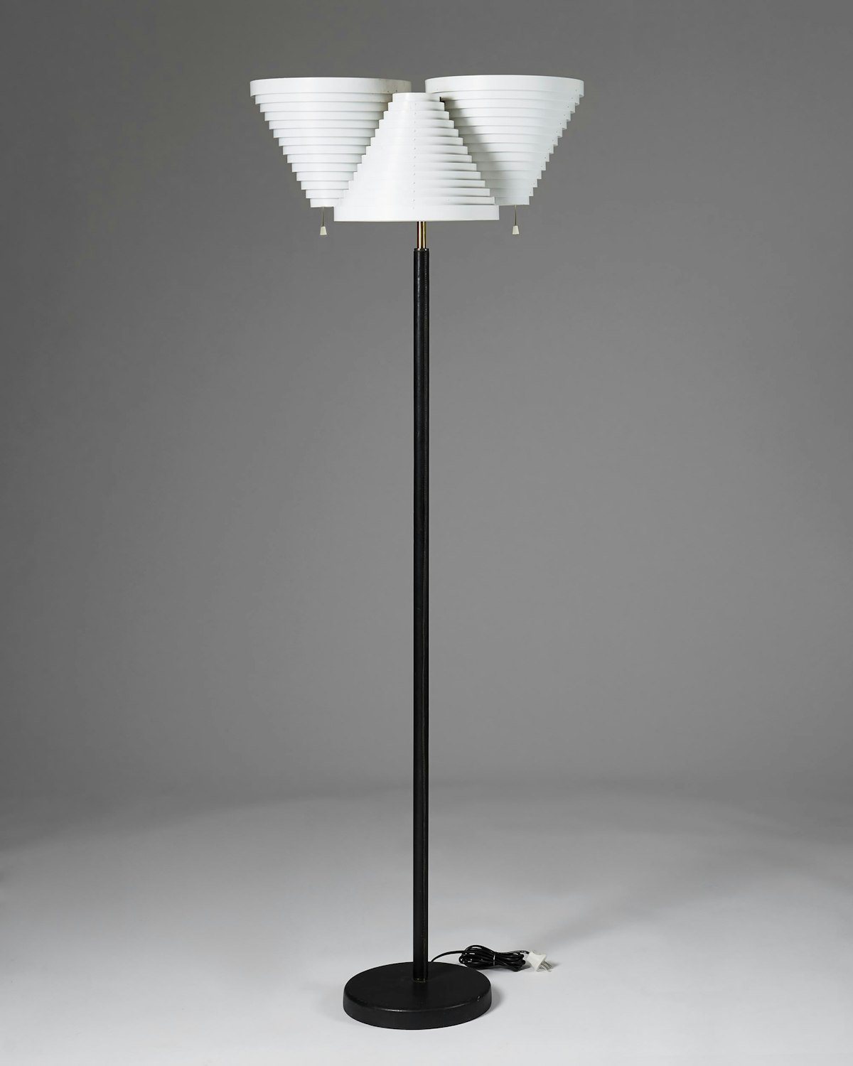 Floor lamp model A809 designed by Alvar Aalto for Valaistustyö