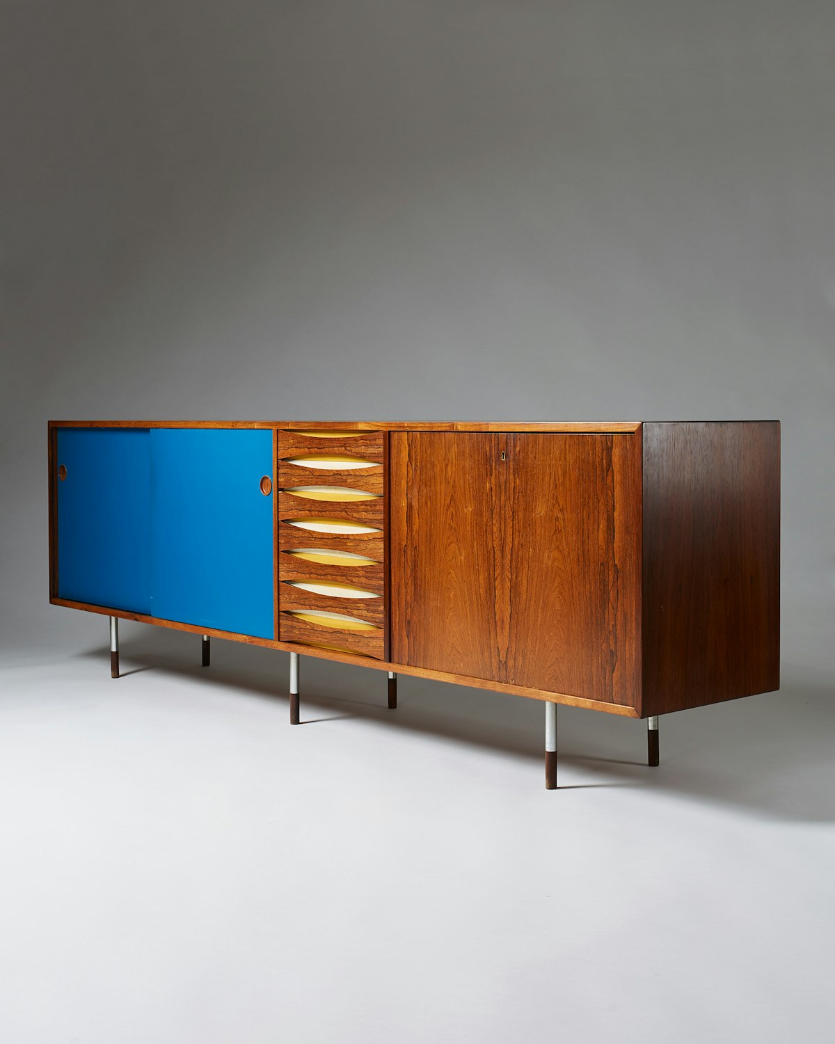 Sideboard "Credenza" model 29A designed by Arne Vodder