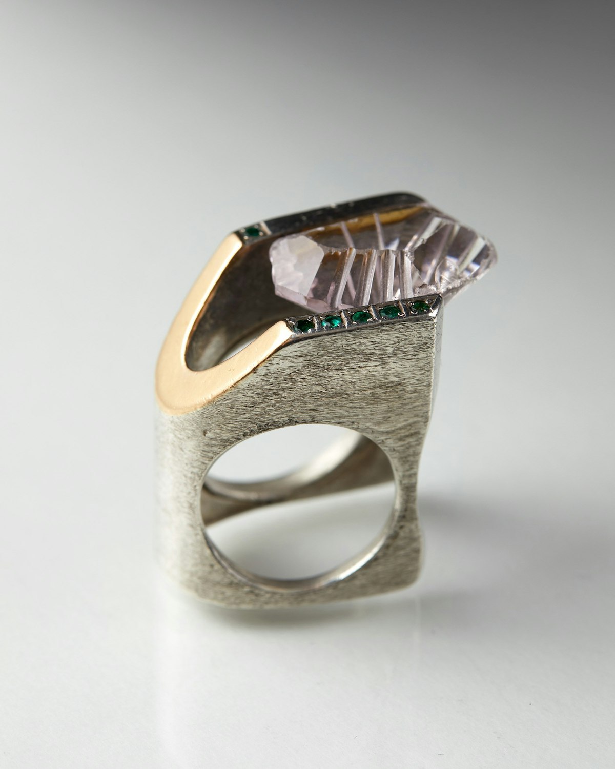Ring designed by Peter Schütz, Sweden. 1984.