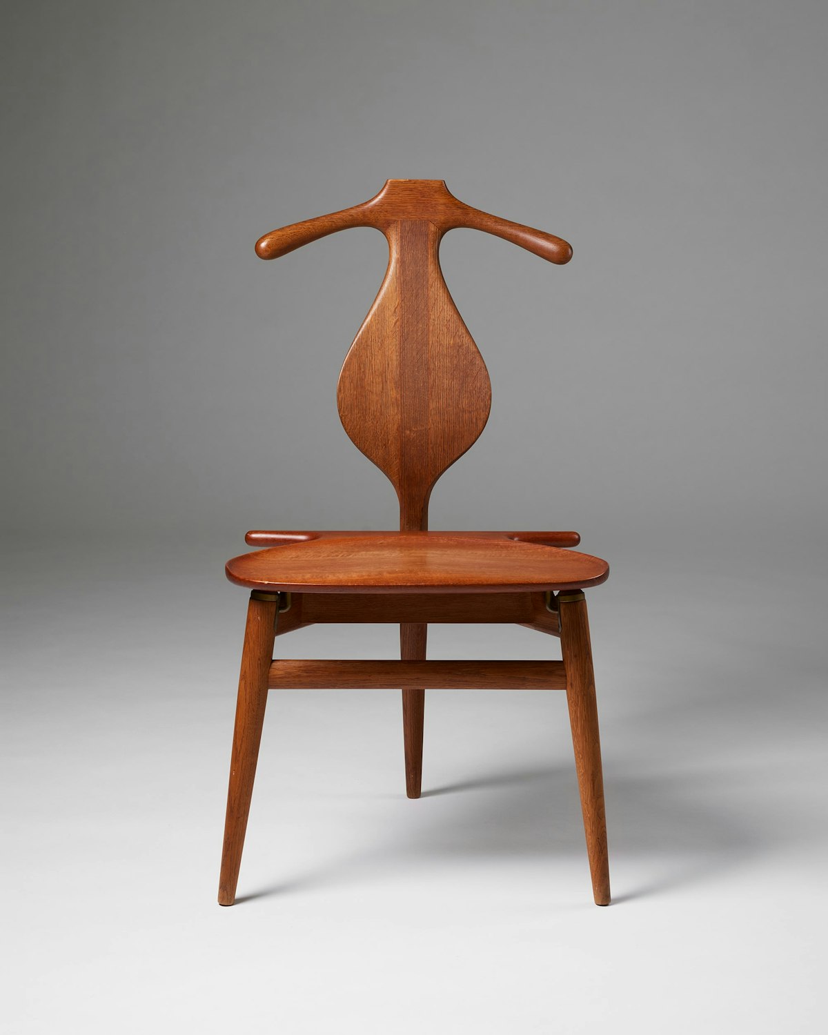 Valet chair model 540 designed by Hans J. Wegner