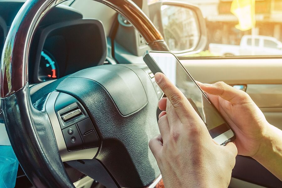 Texas Texting and Driving Laws | Trust Guss