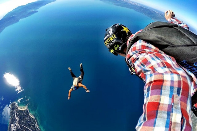 Skier and adventurist Erik Roner passes away in skydiving accident