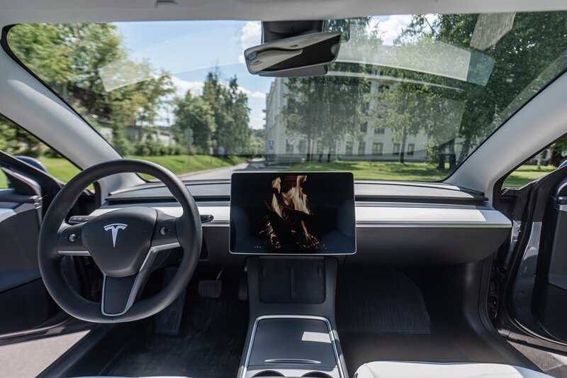 Tesla Driver Files Lawsuit in Accident Involving Computer System ...