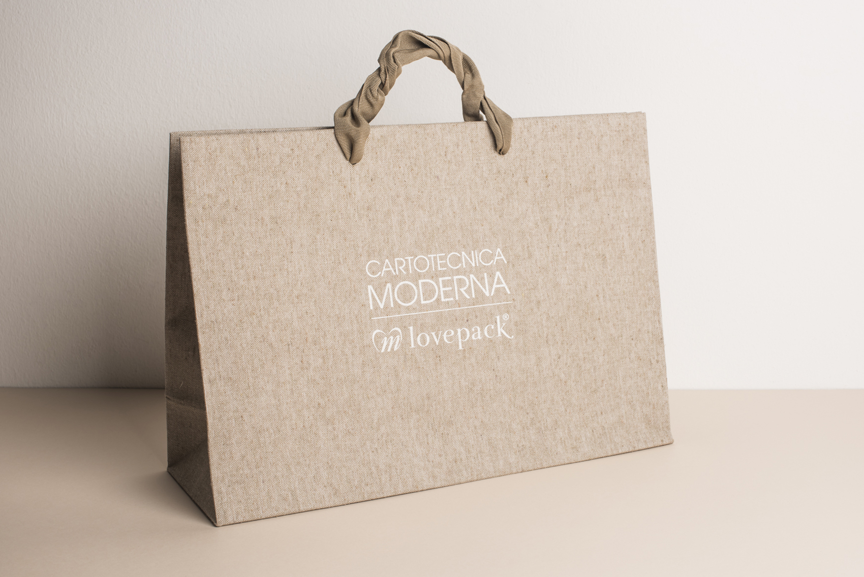 Customized hand paper bag