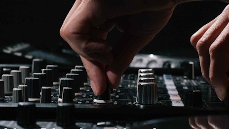 Beginner's DJ Setup Guide | DJ Tips | PIRATE Blog