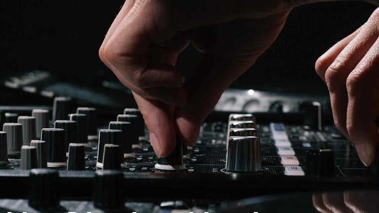 Beginner's DJ Setup Guide | DJ Tips | PIRATE Blog